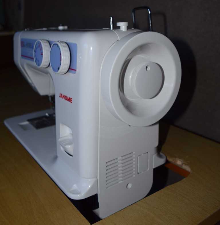 Review: Janome 712T Treadle Sewing Machine | Grow Your Own Clothes
